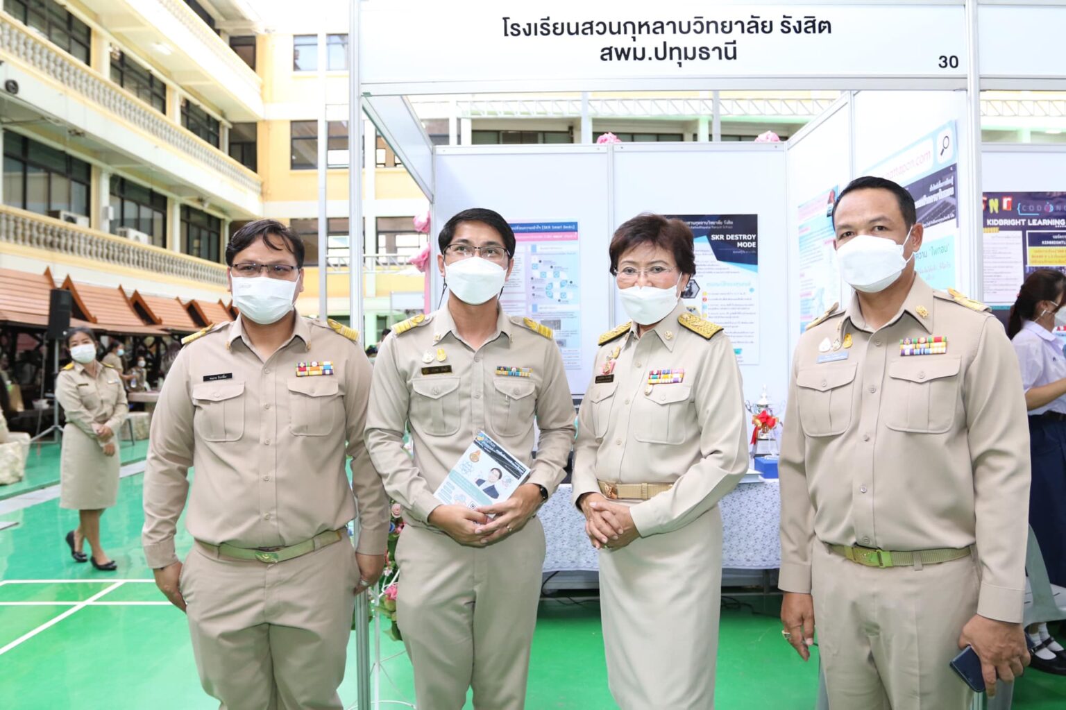 รับรางวัลและนำเสนอผลงานดีเด่น Coding Achievement Awards – Nattapon's Blog